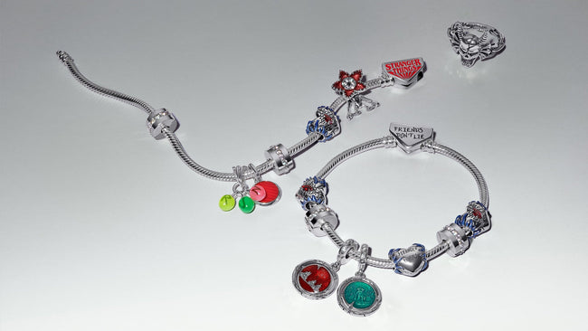 Stranger Things x Pandora | Stort udvalg | Pris ned til 249,50 kr | Fri ...