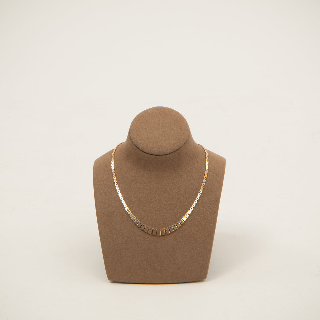 Vibholm ReGold - Mursten halskæde m. 3 rækker i forløb, 45 cm - 14 kt.