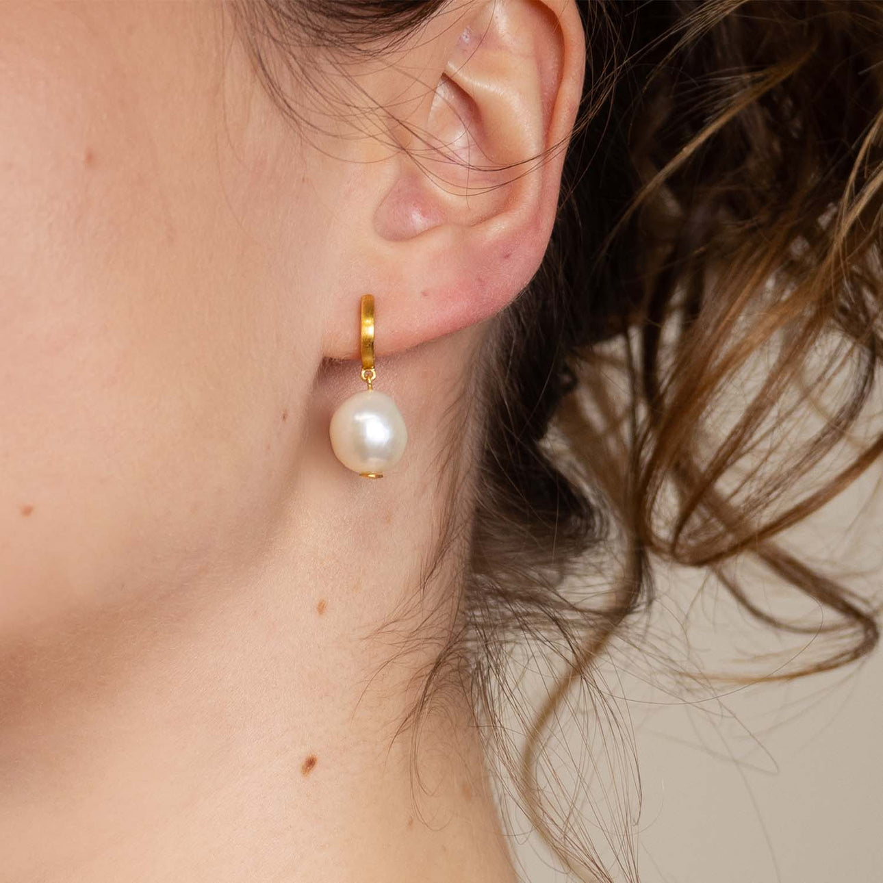 byBiehl - Aura hoops, grande - 4-1511-GP | 695,00 kr | byBiehl | Fri fragt ved køb over 299 kr ...